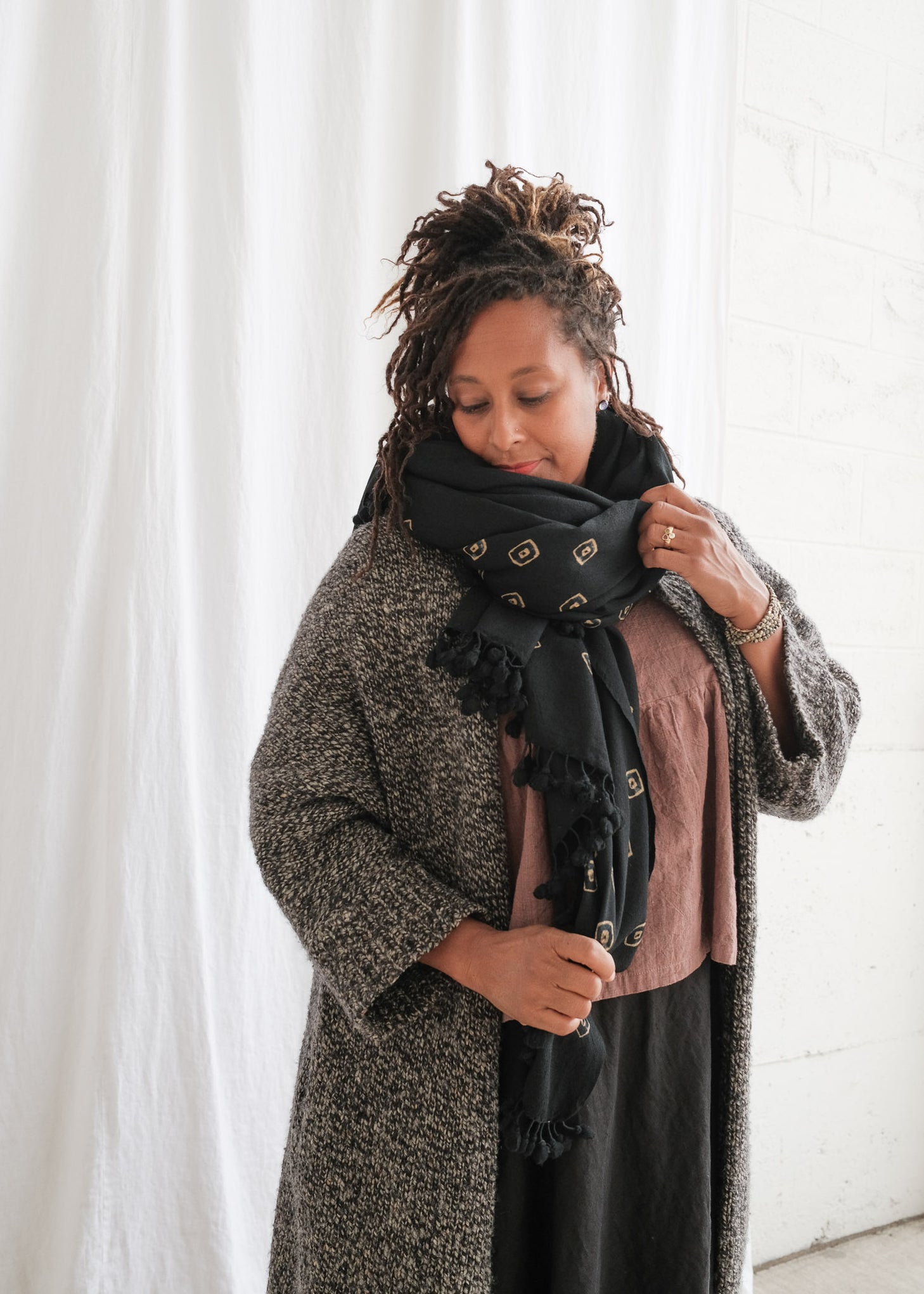 Shibori & Bandhani Shawls and Scarves– MAIWA