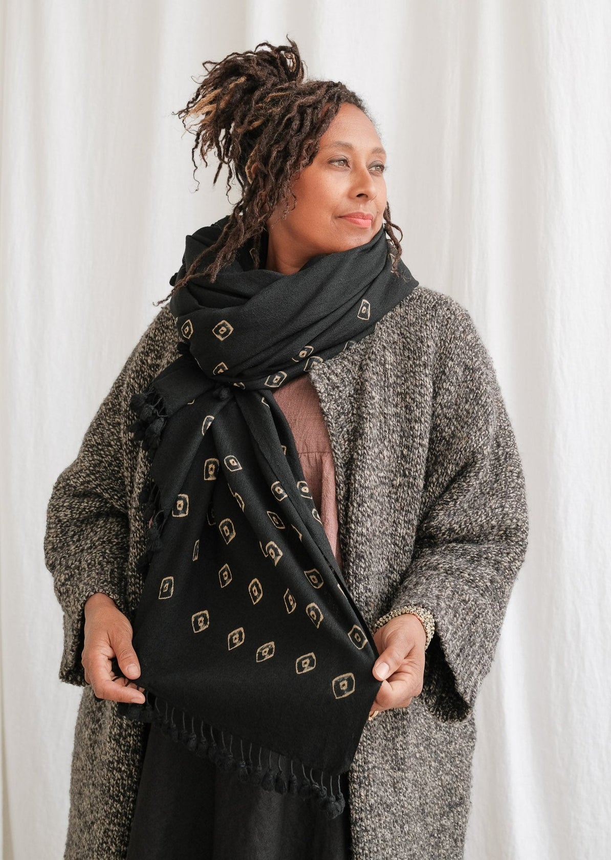 Shibori & Bandhani Shawls and Scarves– MAIWA