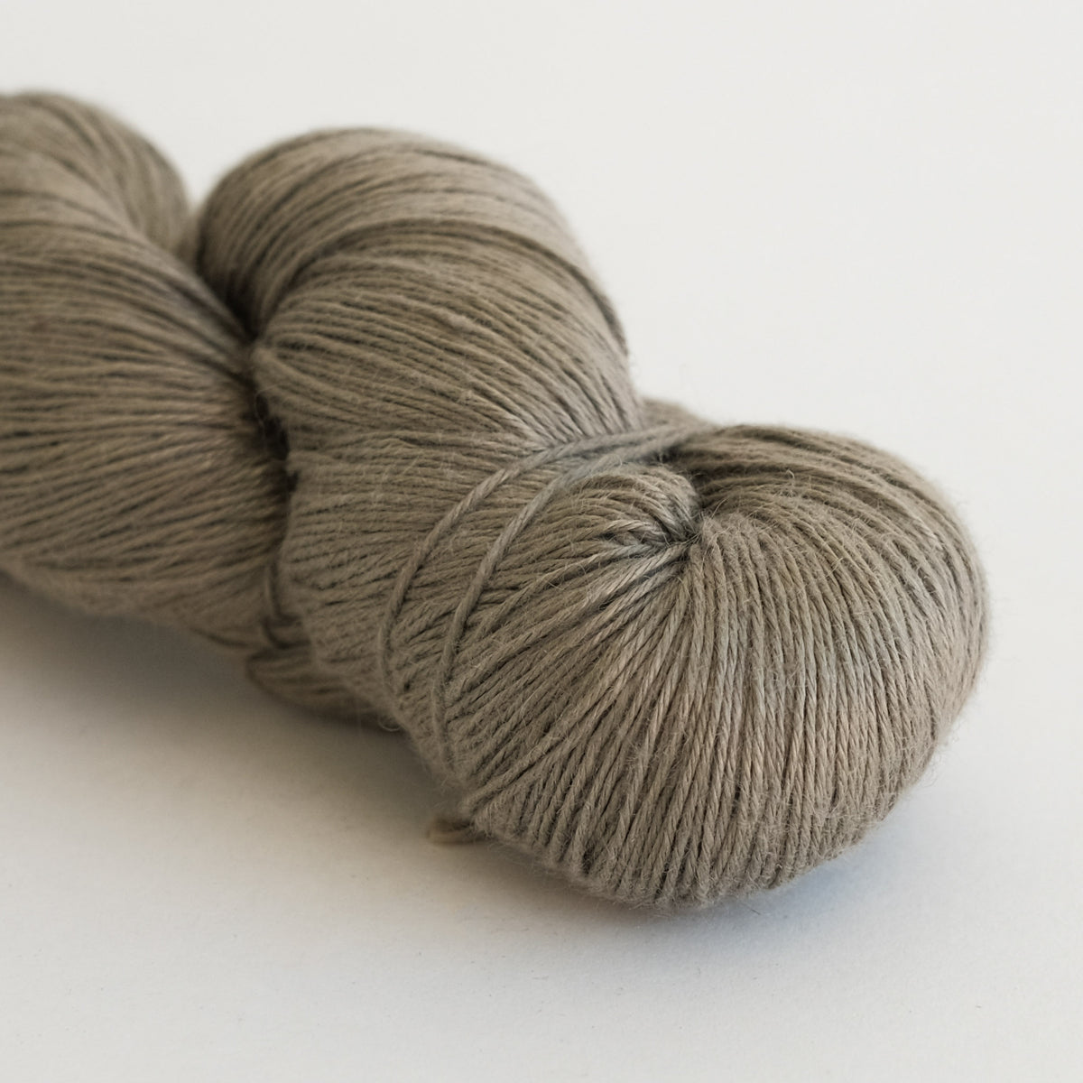 Honest Yarn - Naturally Dyed Organic Linen - Lace - Fennel– MAIWA