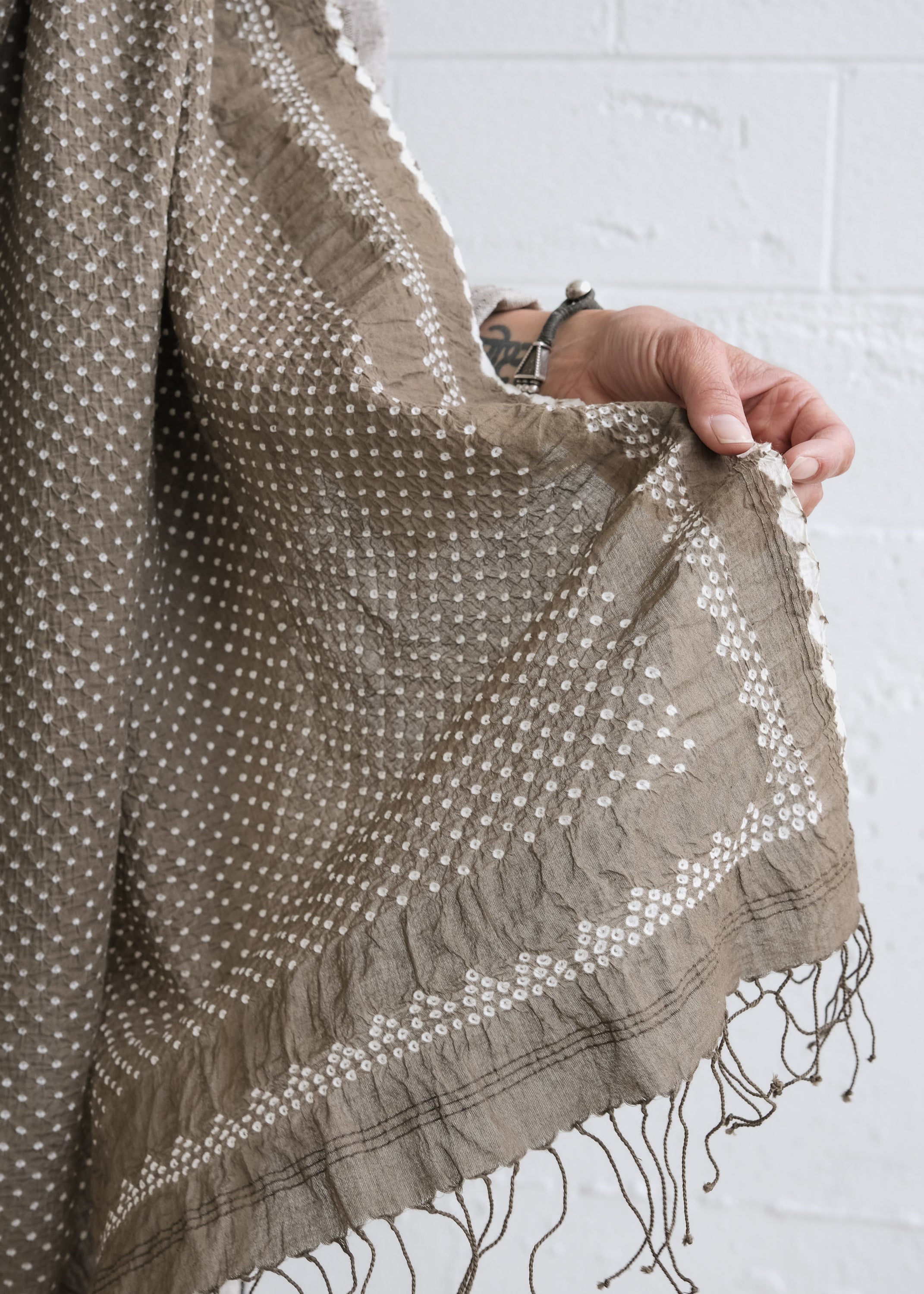 Shibori & Bandhani Shawls and Scarves– MAIWA