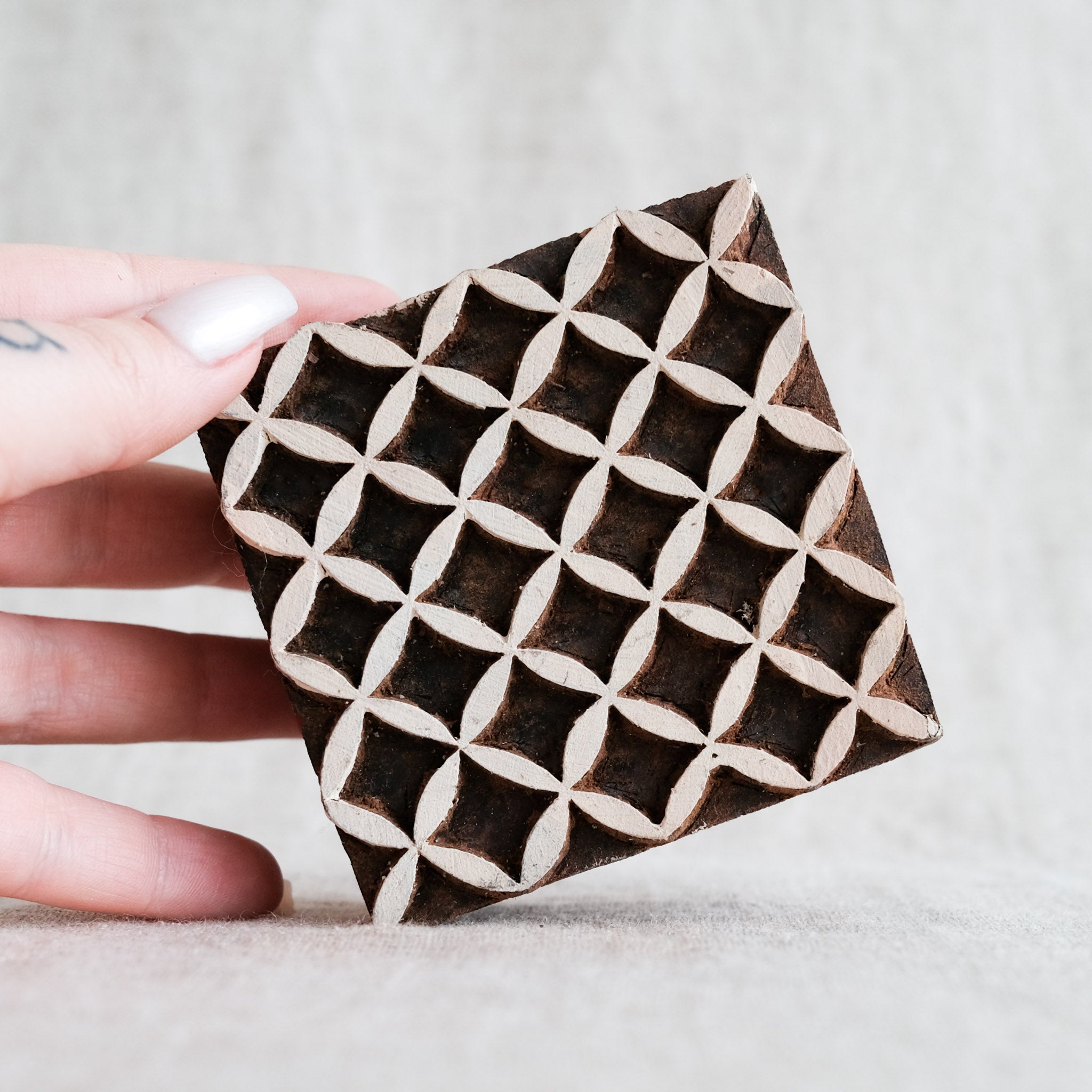 Wood Block - Overlapping Circles– MAIWA