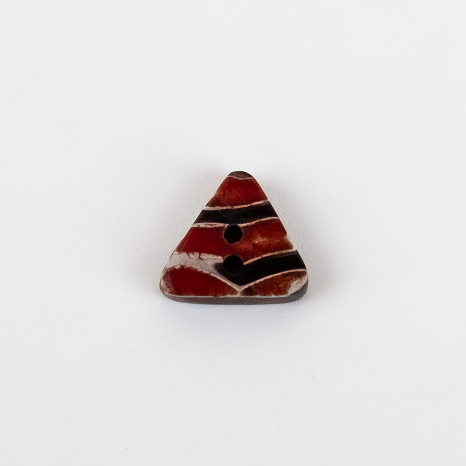 Handcarved Horn Button - Triangle - Red Sea 15mm– MAIWA