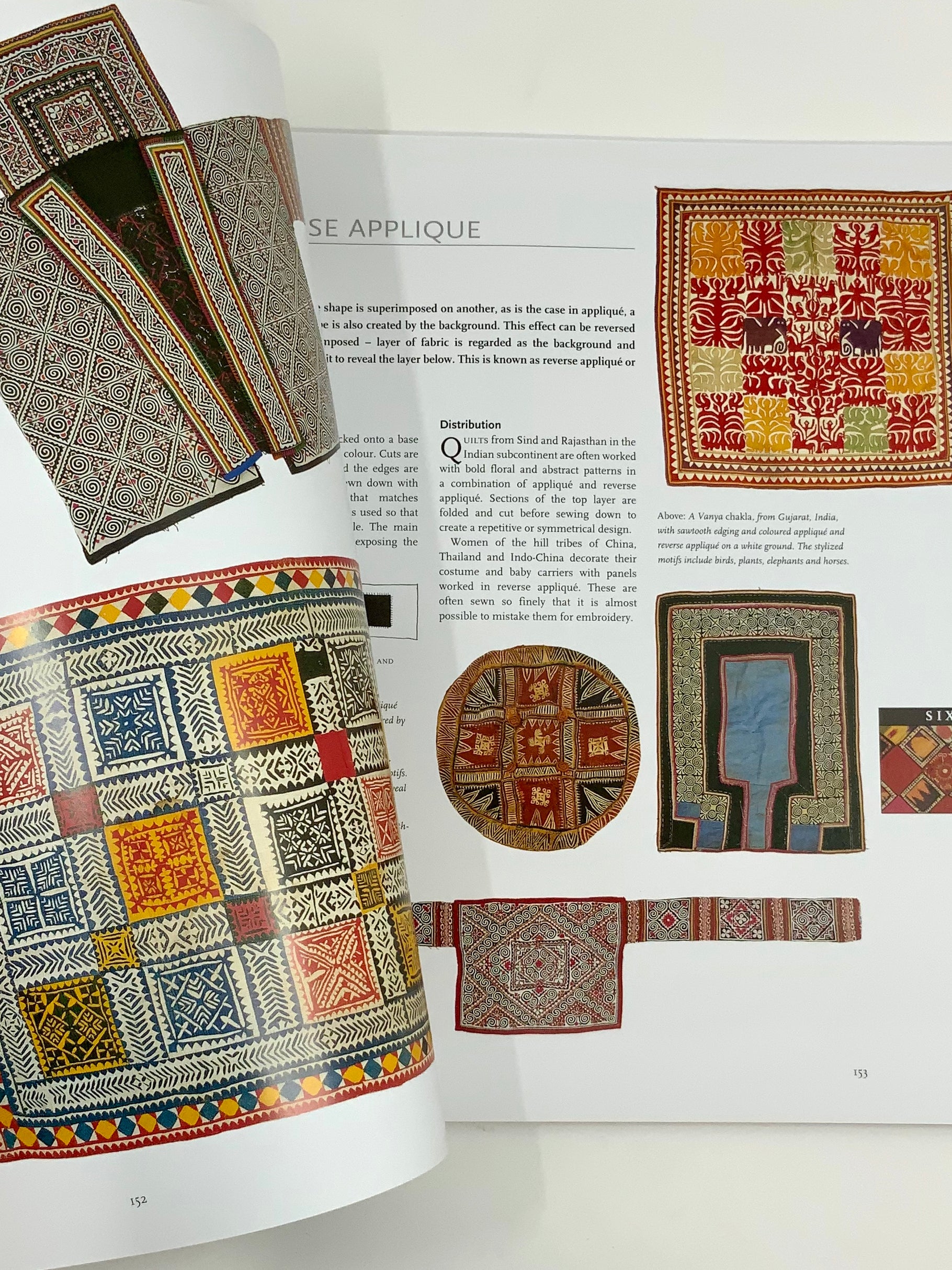 World Textiles - A Visual Guide to Traditional Techniques– MAIWA