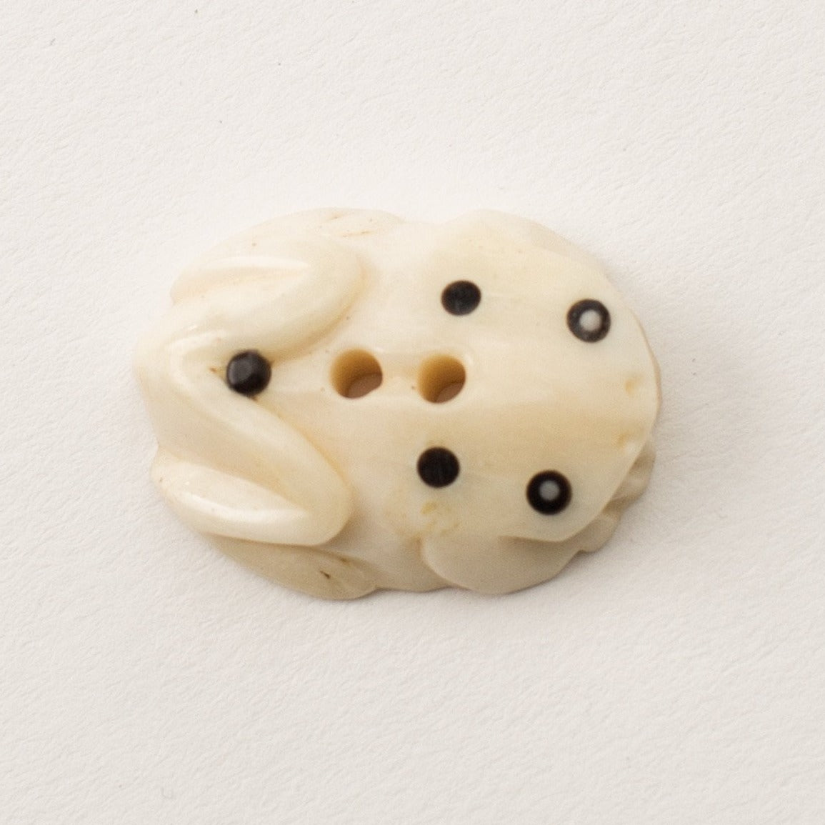 Handcarved Bone Button - White Frog– MAIWA