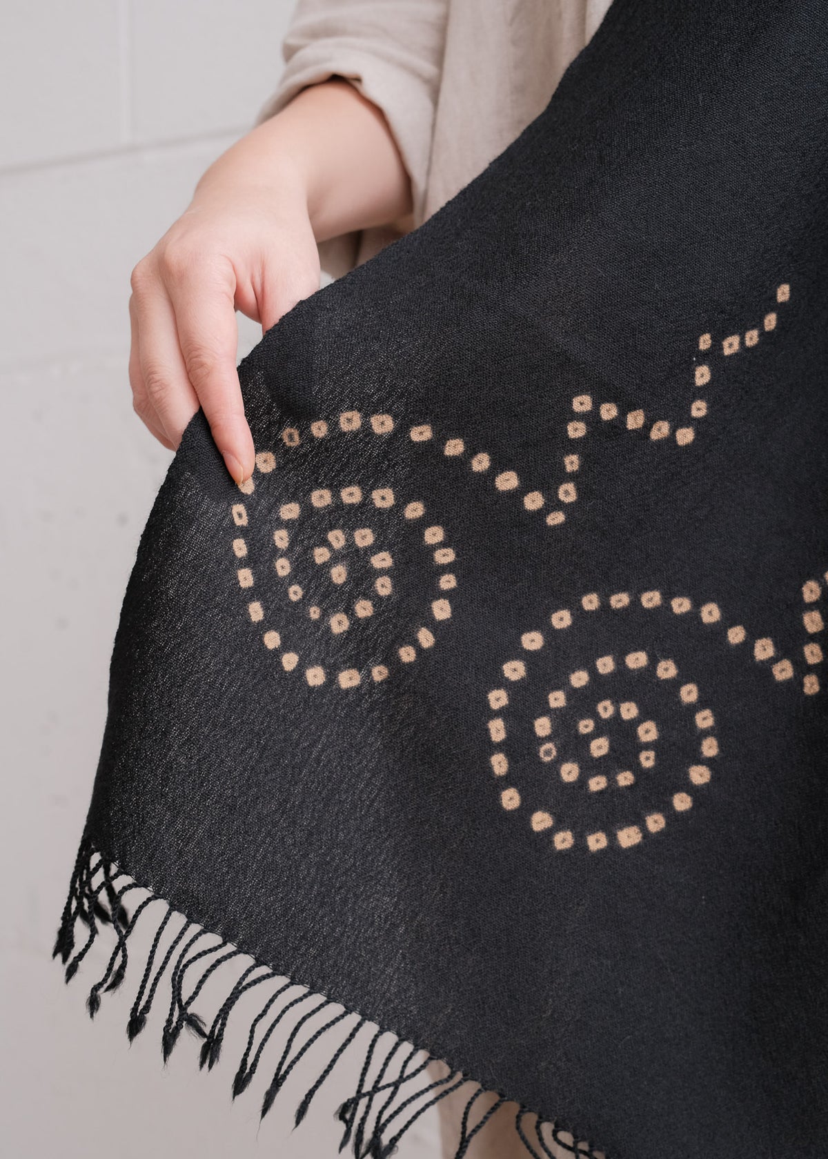 Shibori & Bandhani Shawls and Scarves– MAIWA