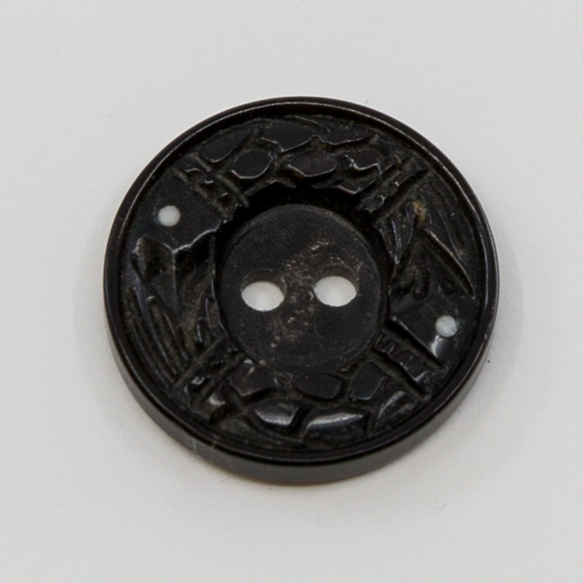 Handcarved Horn Button - Circle of Fish - Black– MAIWA